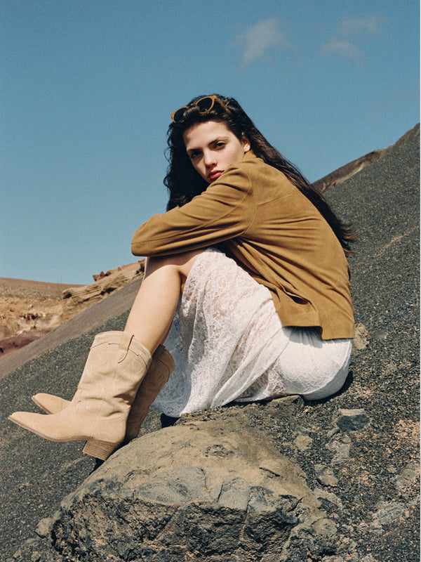 Outfit con botas altas: Looks modernos y versátiles